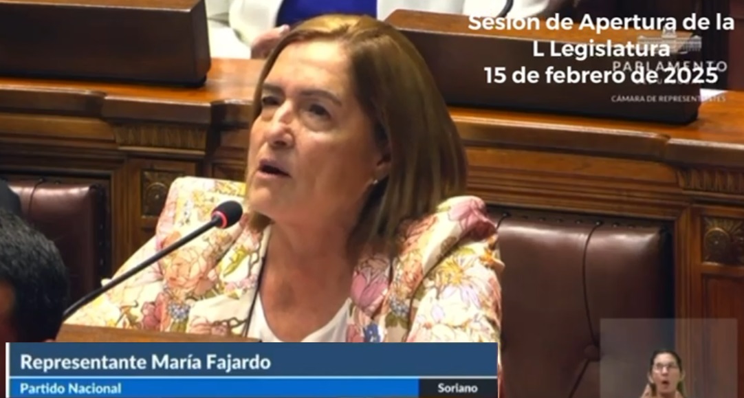 La diputada María Fajardo asumió en el parlamento la banca por el ...