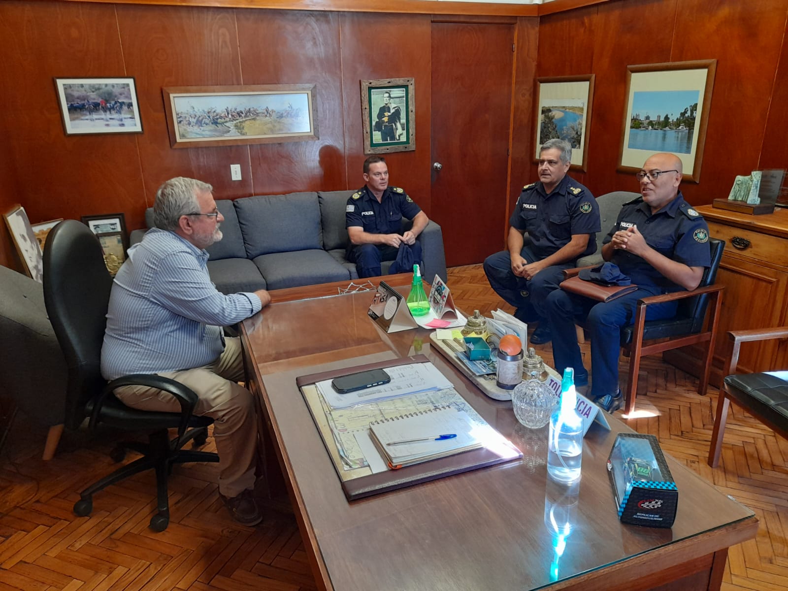 El Intendente Rubén Valentín recibió al Jefe de Policía de Soriano ...